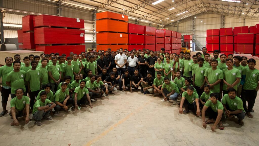 About us - Ply Story